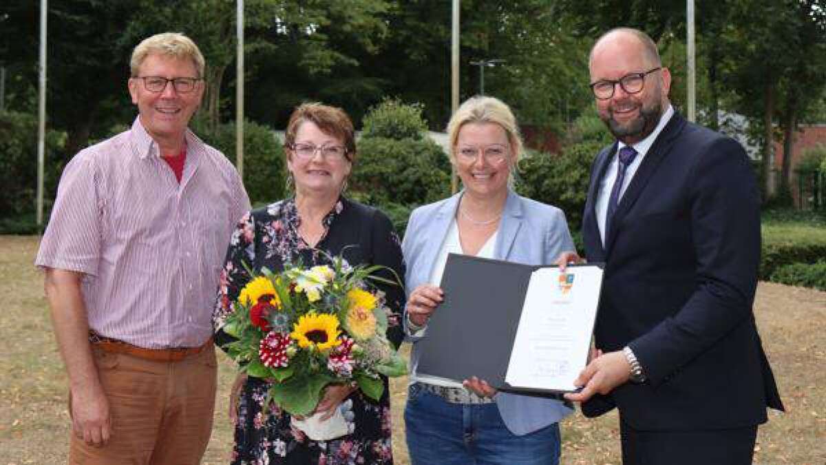 Urgestein des Landkreises Cloppenburg verabschiedet: Nach 43 Jahren ...