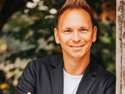 Emden ehemaliger JAG-Lehrer Thriller: „Mein Füller ist nicht blutrünstig“