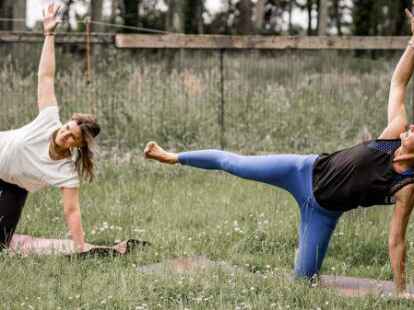 Yoga in Cloppenburg: Wo Zuckerbrot und Peitsche herrschen