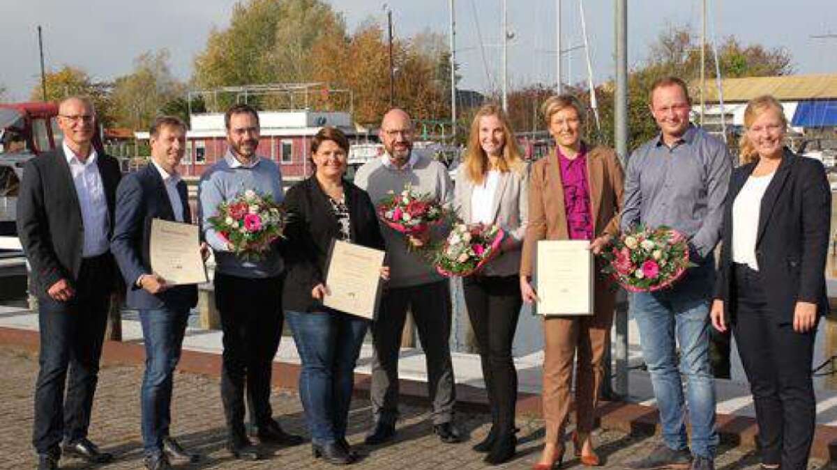 Raiffeisen-Volksbank Varel-Nordenham: Ehrung langjähriger Mitarbeiter