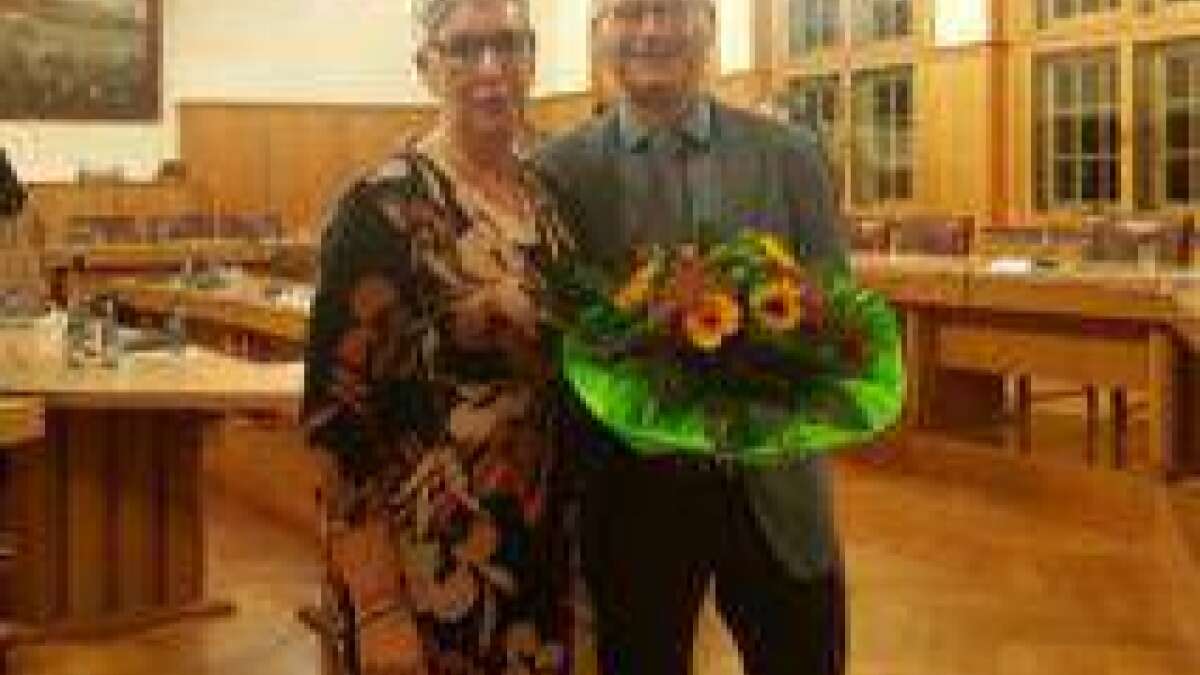 Verabschiedung bei der Stadt Emden: Bärbel und Arthur Willms arbeiteten ...
