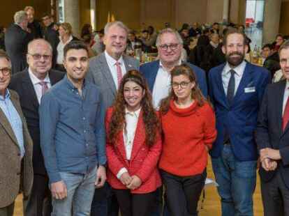 Ausbildung 1+2 Oldenburg: IHK verabschiedet erste Azubis feierlich
