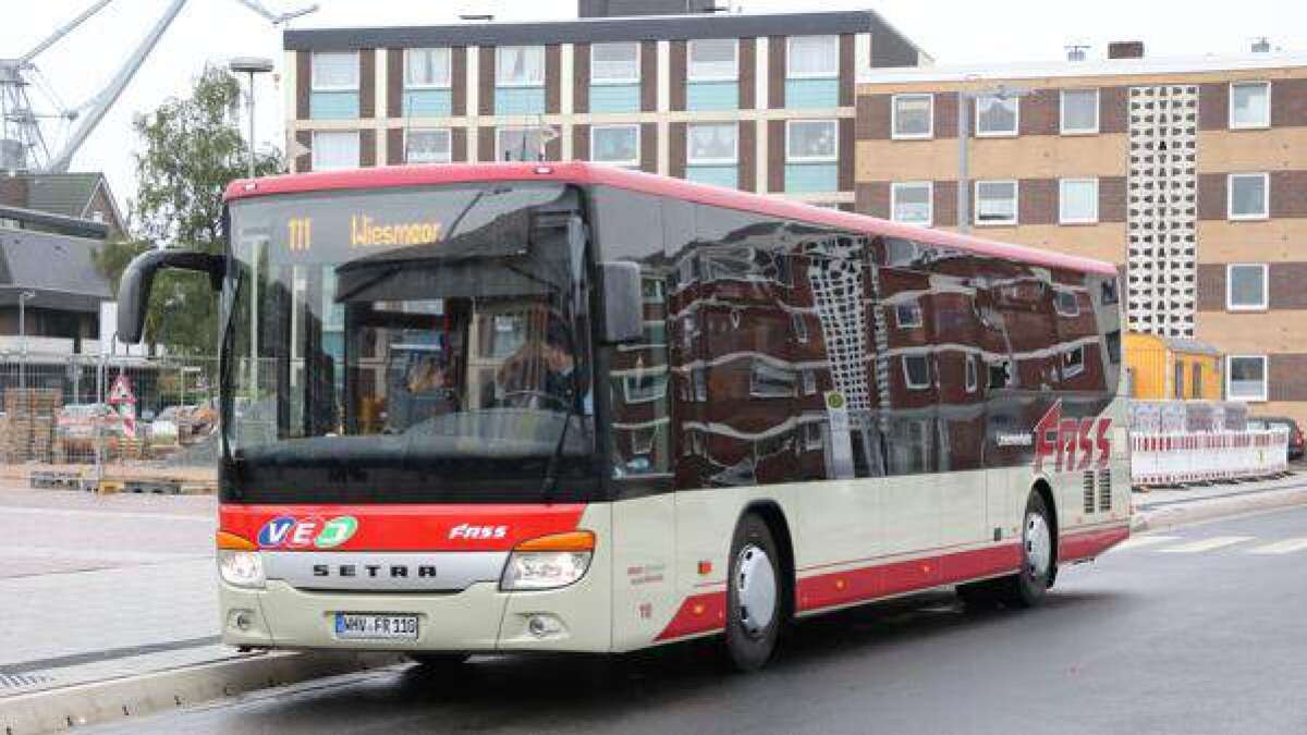 Buslinie 111 von Wilhelmshaven über Sanderbusch nach Wiesmoor