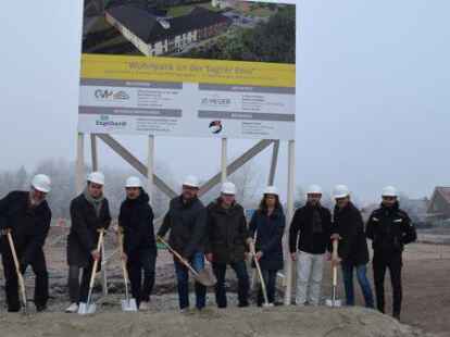 Großprojekt in Scharrel: Symbolischer Spartenstich für neuen Senioren ...