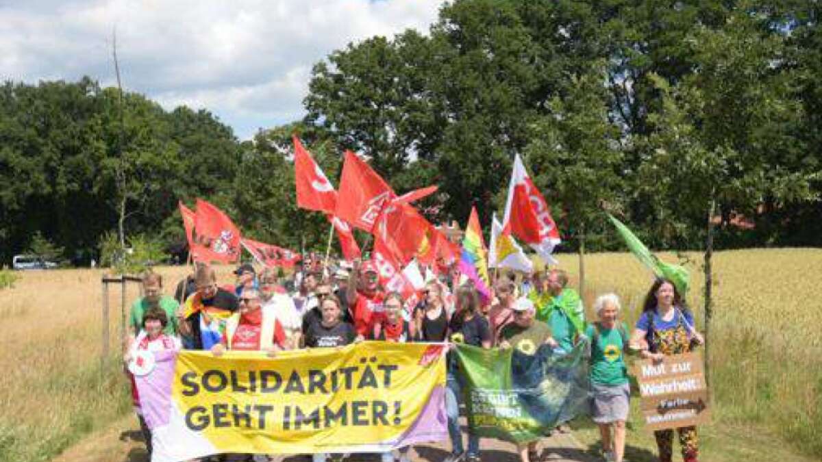 Jahresrückblick: AfD-Versammlung führt zu großem Protest in kleinem Dorf
