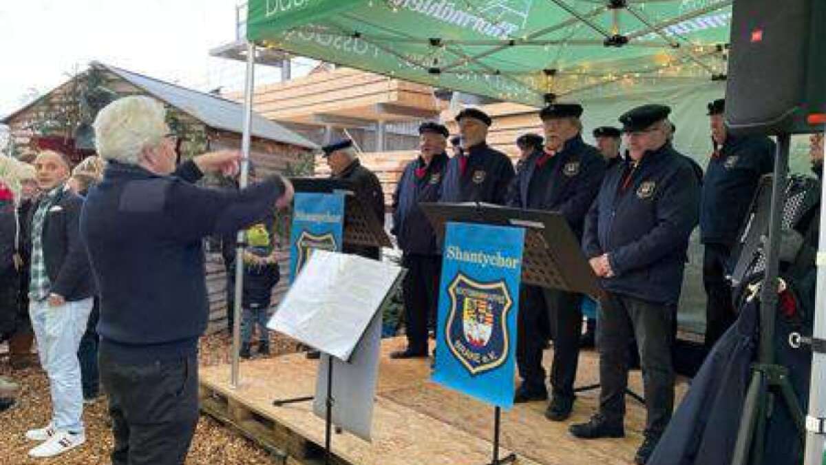Weihnachtsmarkt in Bardenfleth: Weihnachtsmann überraschte die Kinder
