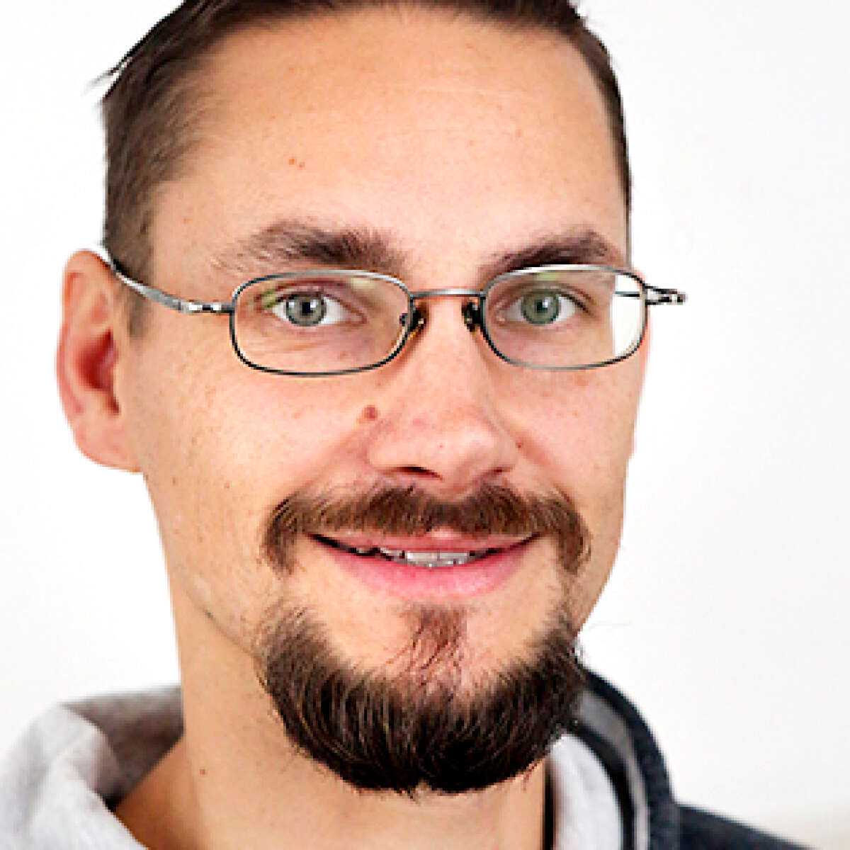 Bewaffneter Überfall in Wilhelmshaven: Täter erbeutet Geld aus ...