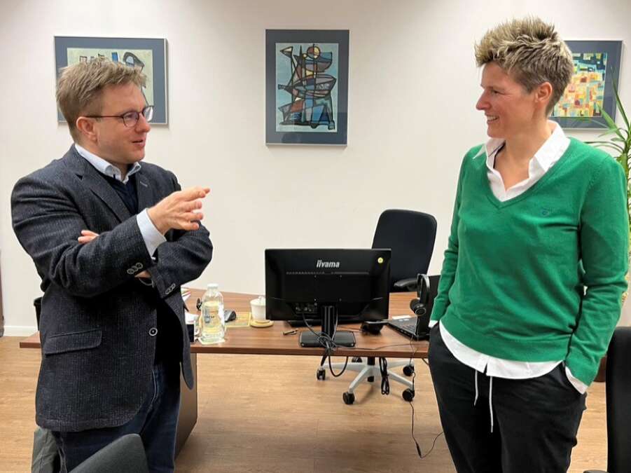 Jever im Wandel der Zeit: Jan Edo Albers und Sina Beckmann sprechen ...