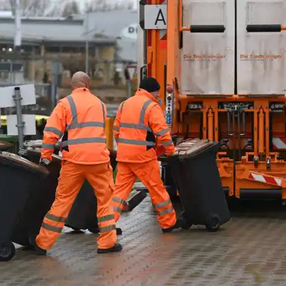 Streiks in Oldenburg: Gewerkschaft Verdi fordert mehr Geld für Uni ...