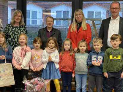 St. Ansgari Kirche Kirchhatten: Marlies Frenzel neue im Kirchenbüro