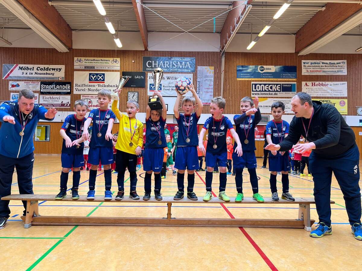 Hallenfußball: Spielfreudige Talente begeistern beim Wehde-Cup des FC Zetel