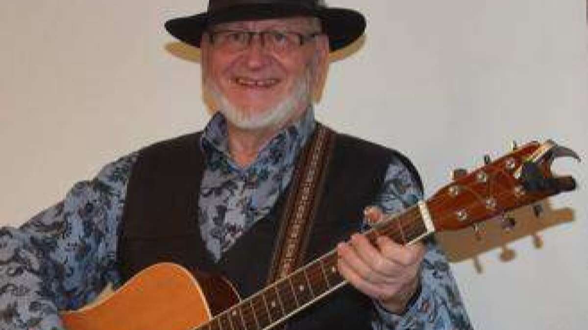 Elsfleth: Günther Suhr trägt Lieder aus 1960er und 1970er Jahren vor