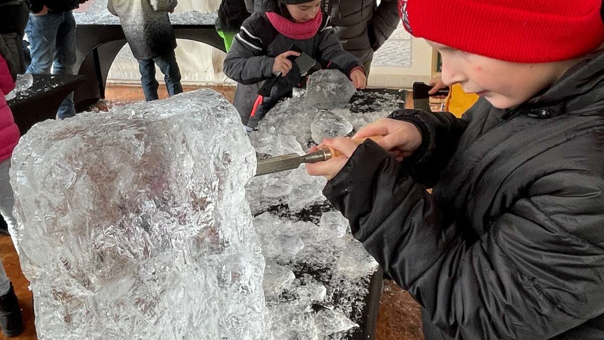 Eiskunstfestival in Schortens: Disney-Figuren in Eis