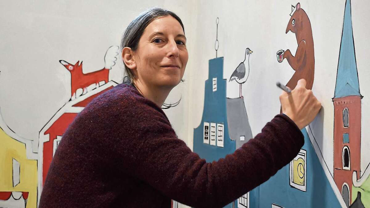 Kinderbuchillustratorin Karen Runge aus Schweindorf gestaltet Spielecke ...