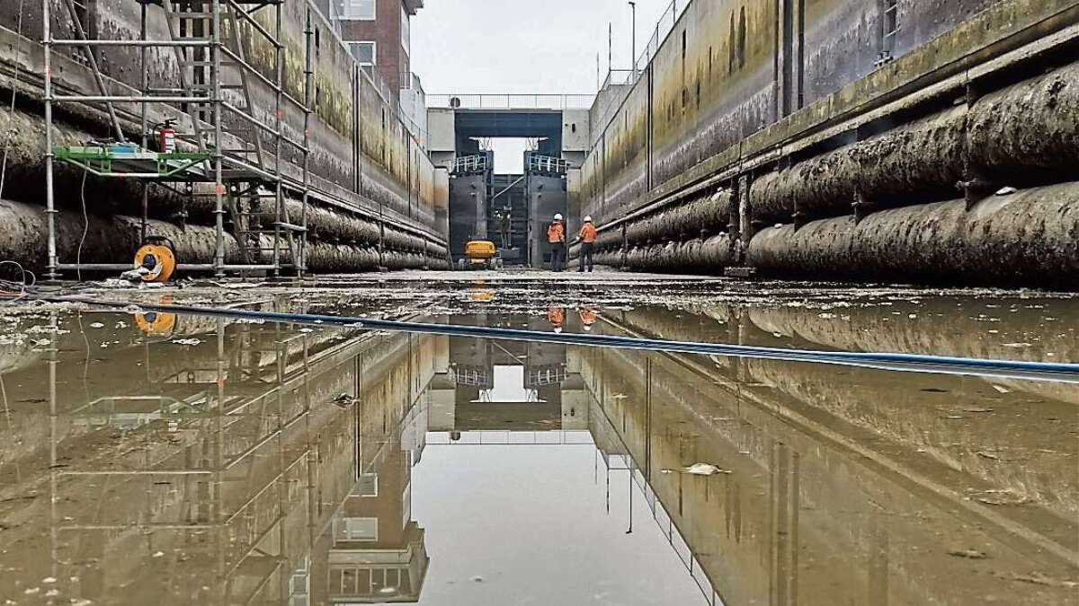 Wie genau die Arbeiten an der Schleuse ablaufen