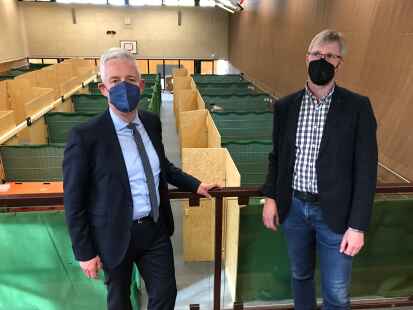 Flüchtlinge in Leer: Landkreis gibt BBS-Halle als Notunterkunft auf