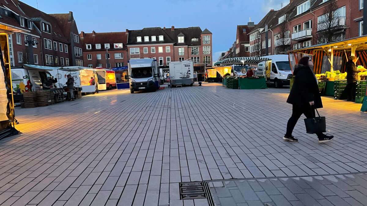 Wochenmarkt in Emden: Zwei neue Händler mit Pümmelwurst und ...