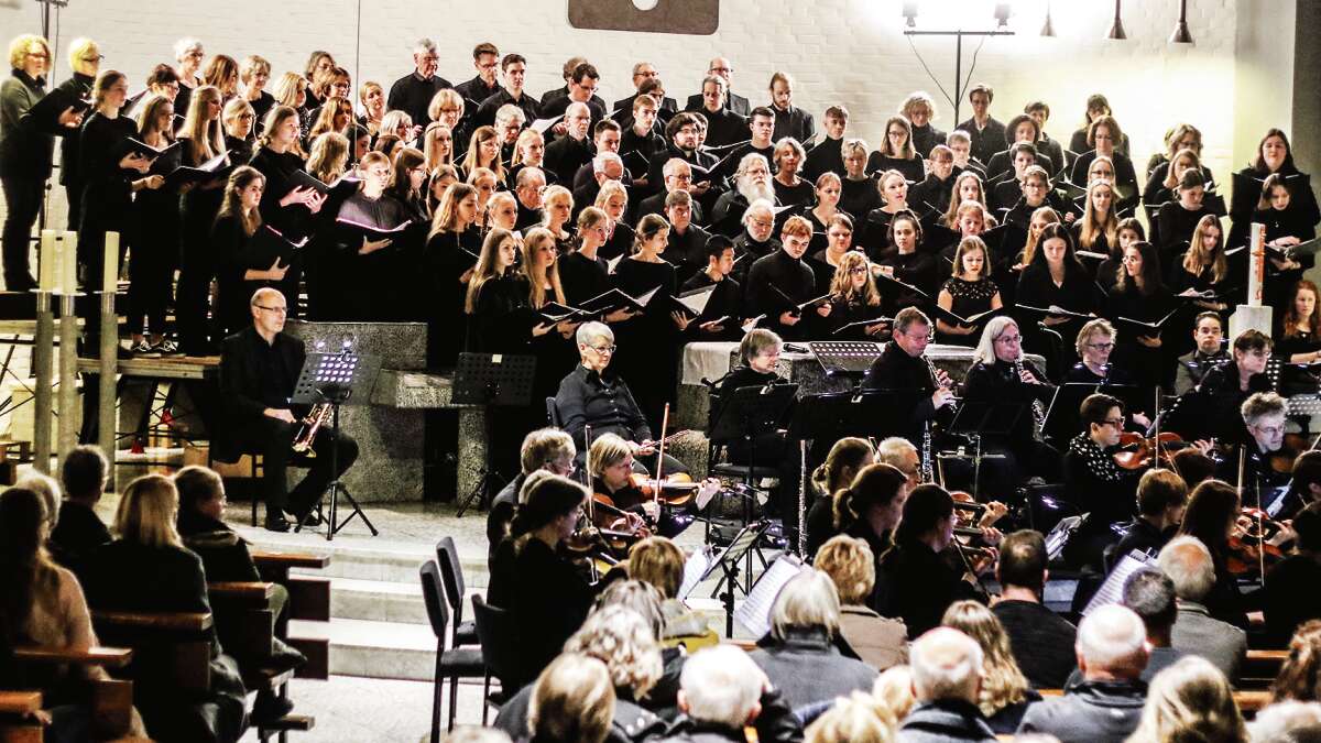 GAG-Chöre in Forumskirche St. Peter: Messen für Chor und zwei Orgeln
