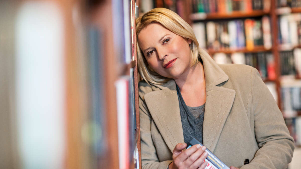 Autorenlesung in Großenkneten: Elisabeth Herrmann stellt ihren neuen ...