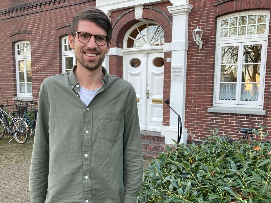 Stadt Varel: Klimaschutzmanager David Ahlers hält Vortrag im Rathaus