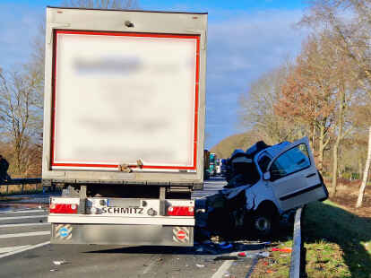Unfall in Friesoythe: 22-Jähriger bei Kollision auf B72 schwer verletzt