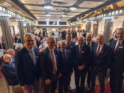 Oldenburgische Schiffergesellschaft trifft sich bei Wöbken – Leitender ...