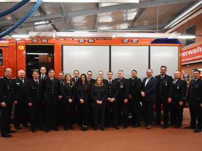 Feuerwehr im Saterland: Scharreler Feuerwehrleute rücken 2022 zu 125 ...