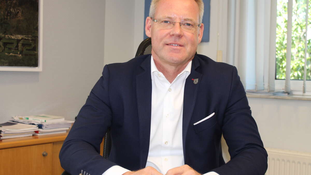 Bürgermeister Hage verlässt Rathaus Ende Juni: So sieht der Zeitplan in Lindern aus