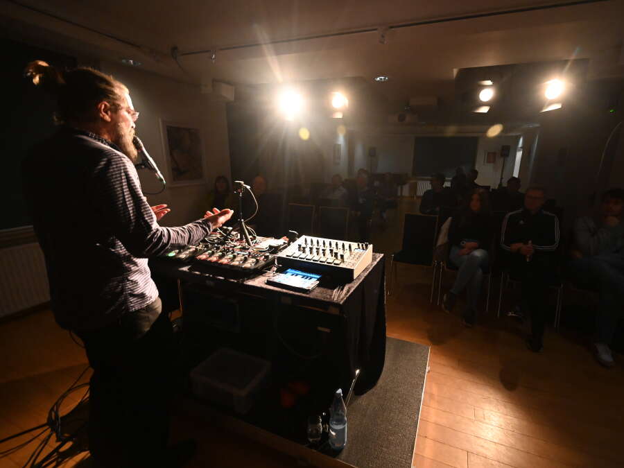 Kultur in Ganderkesee: Flowin IMMO begeistert im Haus Müller