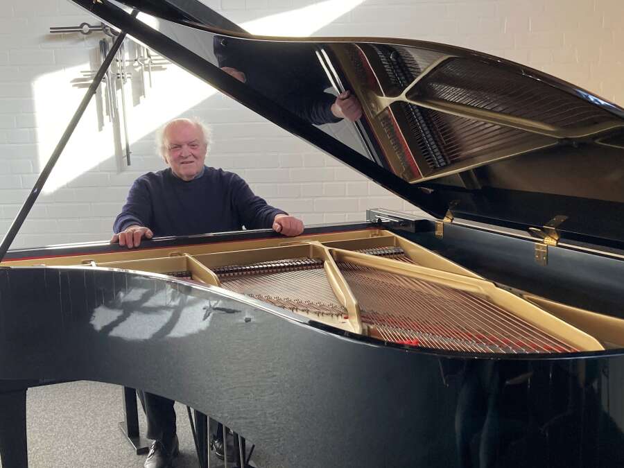 Klavier spielen wie 1972: Pianist Kurt Seibert aus Brake kann es noch immer