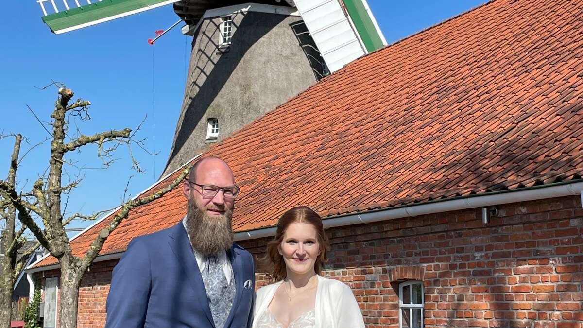 Hochzeit in Accumer Mühle: Frühere Mühlenkönigin Tomke Ostendorf hat geheiratet