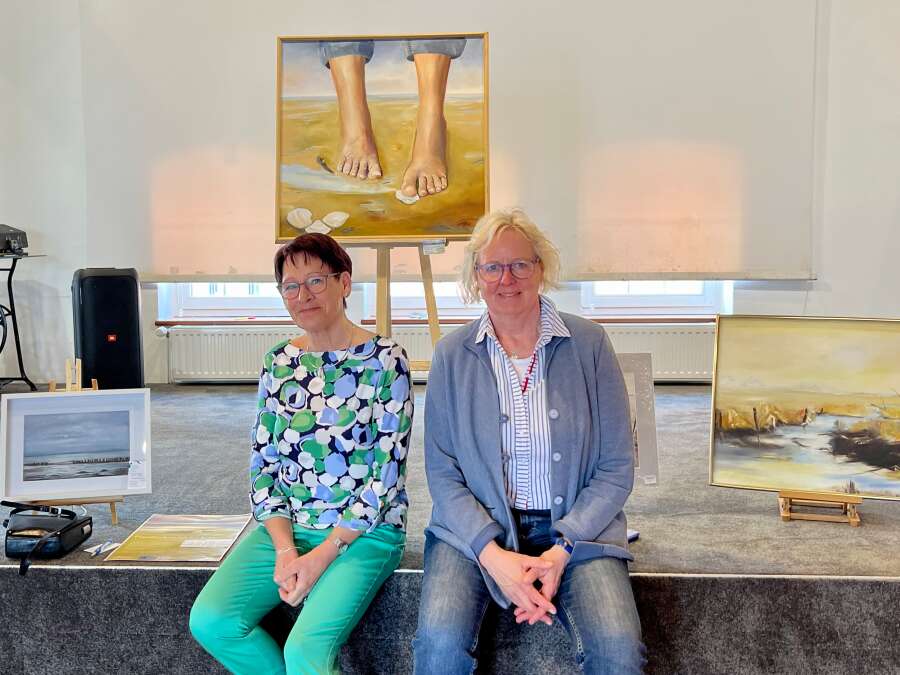 Atrium Burhave: Kunstausstellung von Ina Korter und Gisela Böhle unter dem Titel „Entlang der Küste“