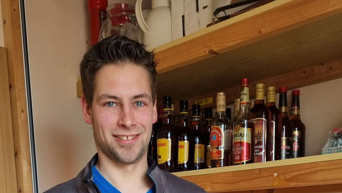 Eimo Adden ist Getränkewart beim KBV Berdum