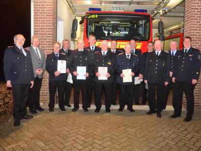 Auszeichnung in Berne: Ehrenzeichen des Landesfeuerwehrverbandes in ...
