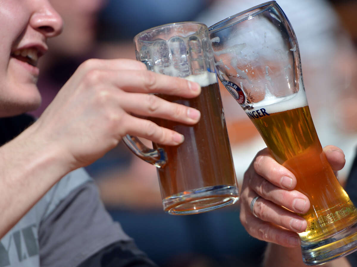 Galaxy Georgsheil: Ballermann-Star Julian Sommer kommt zu Opas Wiese