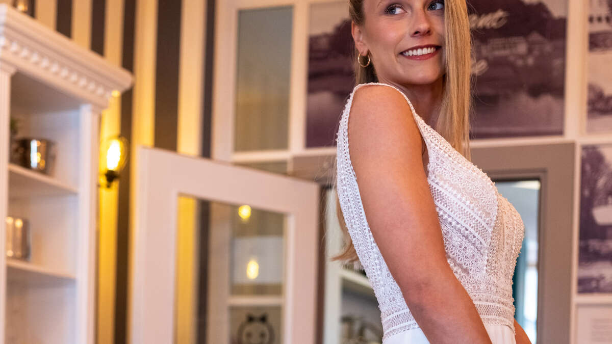 „First Model“ Oldenburg: Vize-Miss-Germany Saskia von Bargen und Ex-GNTM-Teilnehmerin Laura ...