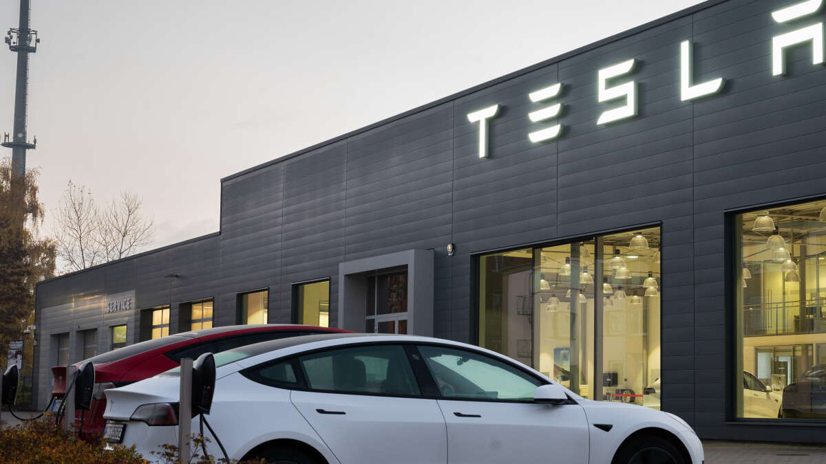 Tesla in Oldenburg: Standort in Eversten in Kooperation mit Ford Brau ...