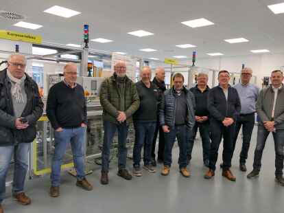 VW Emden: Ehemalige Lehrlinge trafen sich nach 55 Jahren in der VW ...