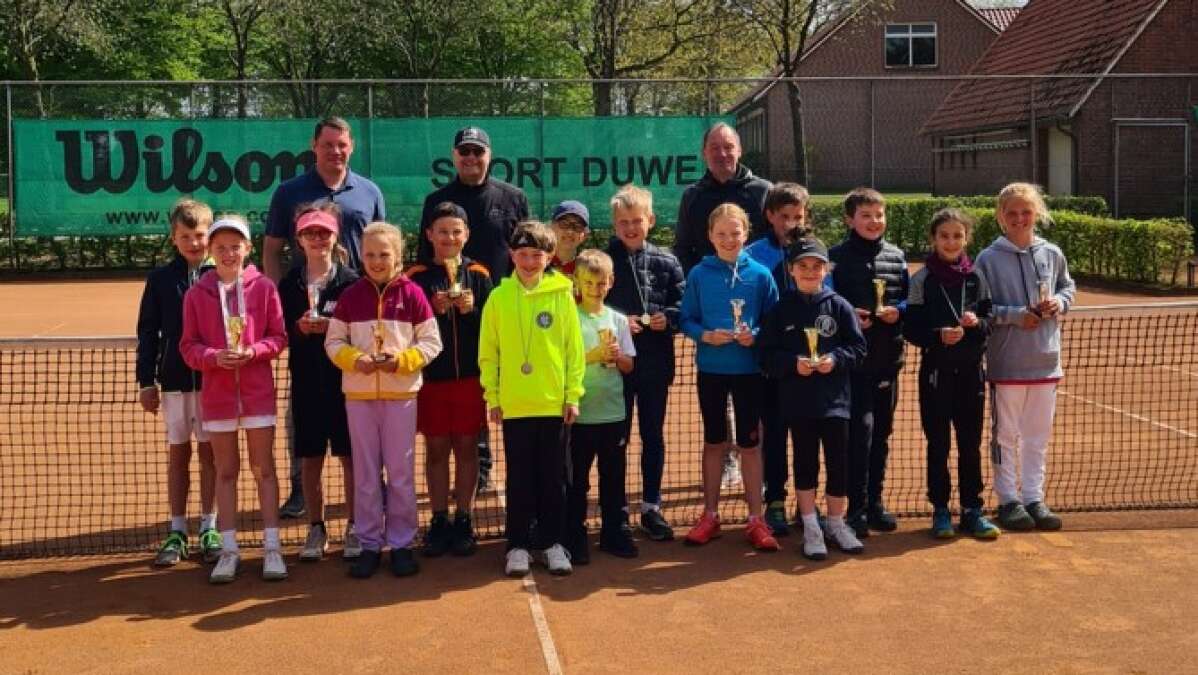 Tennis in Nikolausdorf: Selbst aus Hessen kommen Talente zum Kräftemessen