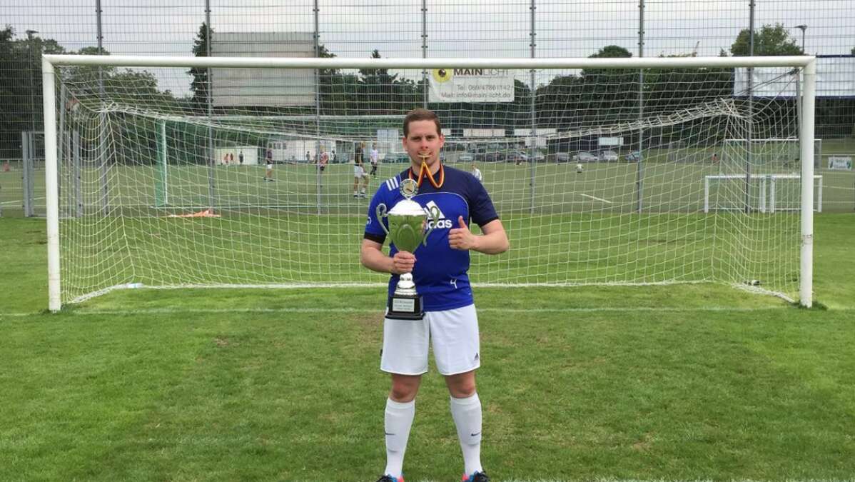 Emden, Krummhörn, Hinte: Fußballtorwart Benjamin Schmitz ist seit seiner Geburt gehörlos