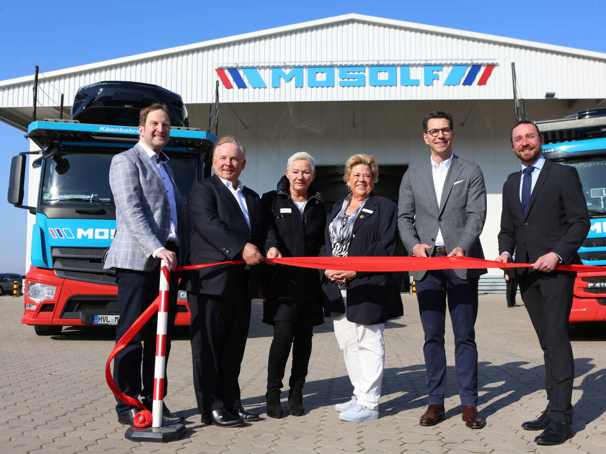 Mosolf beginnt in Wilhelmshaven Import von Autos der Marke MG
