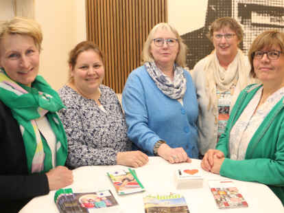 Vorstand des Landfrauenvereins Großenmeer wieder komplett