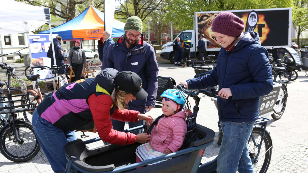 Messe auf dem Valoisplatz: Ist ein Lastenrad in Wilhelmshaven eine ...