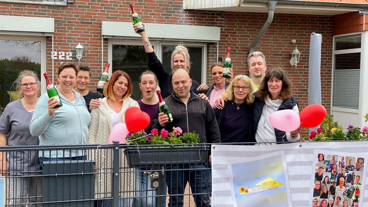 Nach verheerendem Brand in Südmoslesfehn: Überlebende Bewohner und Mitarbeiter zurück im ...