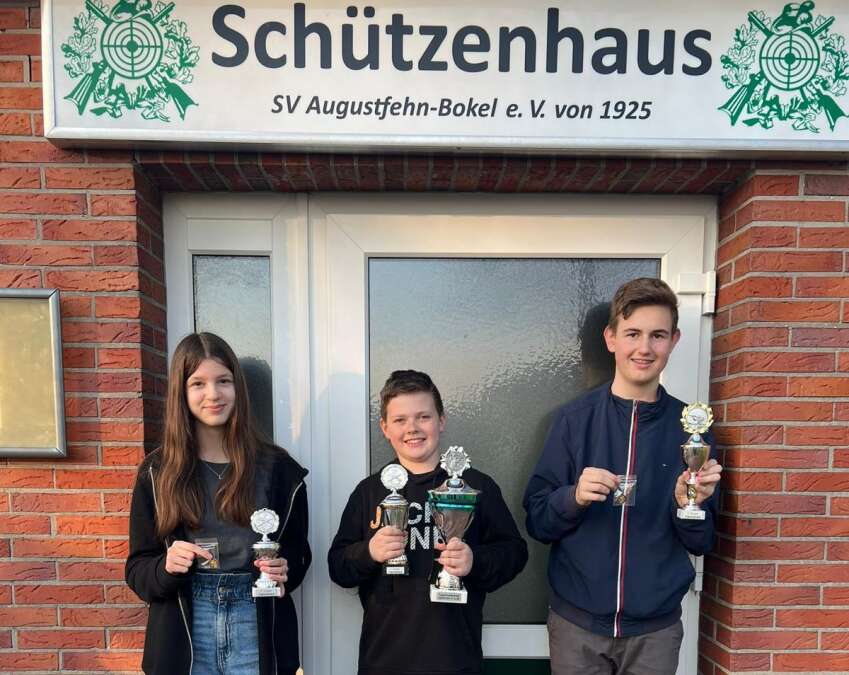 Jugendpokalschießen beim Schützenverein Augustfehn-Bokel: Arjen Thyen sichert sich die Trophäe