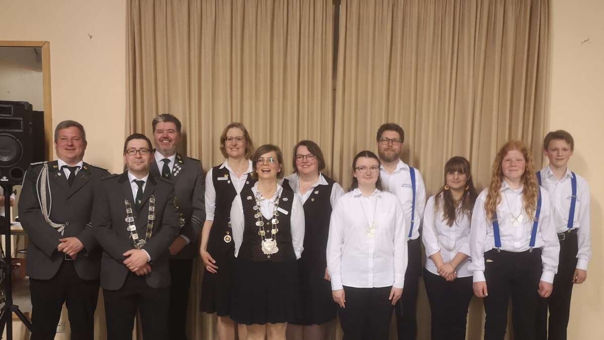 Schützenverein Ohrwege und Spielmannszug Bad Zwischenahn mit neuen ...