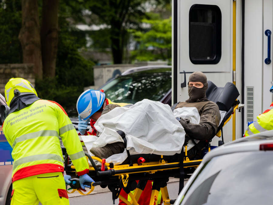 Terror in Ratingen?: Explosion in Hochhaus – Zwölf Einsatzkräfte teils ...