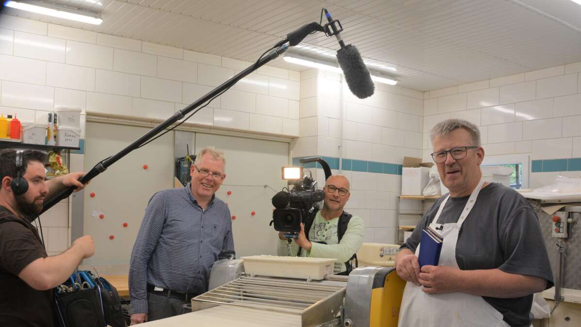 Warfbäckerei Woltzeten: NDR dreht für die Nordreportage in der Krummhörn