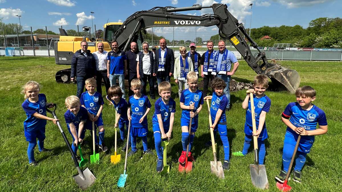 Spatenstich beim FC Rastede: Am Köttersweg entsteht ein neuer ...