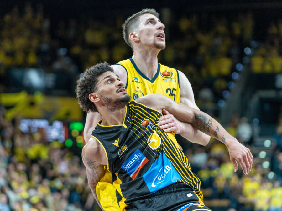EWE Baskets setzen Signal vor Playoffs: Warum Alen Pjanic in Oldenburg ...